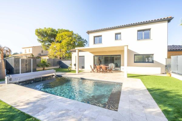 Villa éQuipée Piscine 12 Pers Beaucaire Proche Nîmes Arles Camargue - Beaucaire
