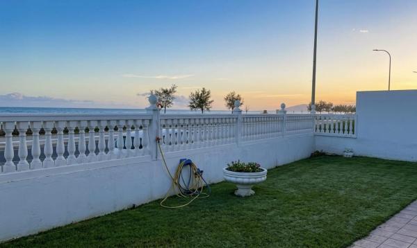 Villa Natalia Frente Al Mar, - Torre del Mar