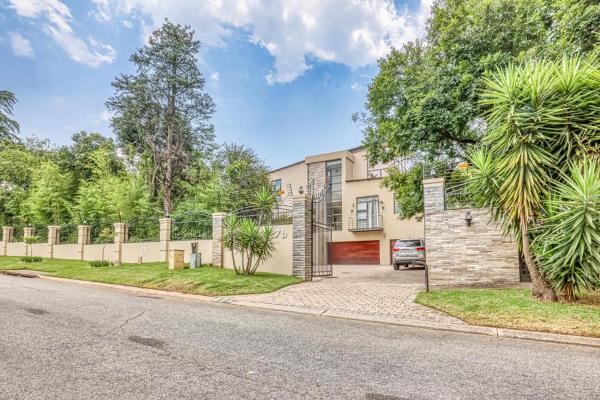 Executive 4 Bedroom Home In Secured Neighborhood - Luxury, Privacy, And Comfort - Sandton