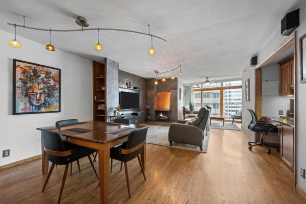 1777 Larimer 2211 - Denver, CO