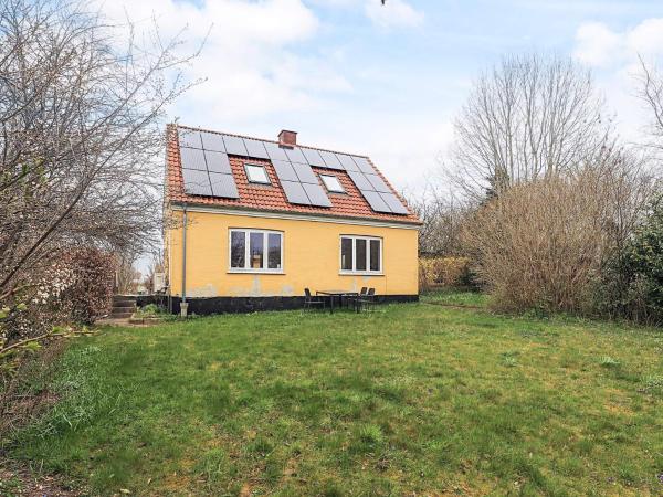 6 Person Holiday Home In Stege - Denmark