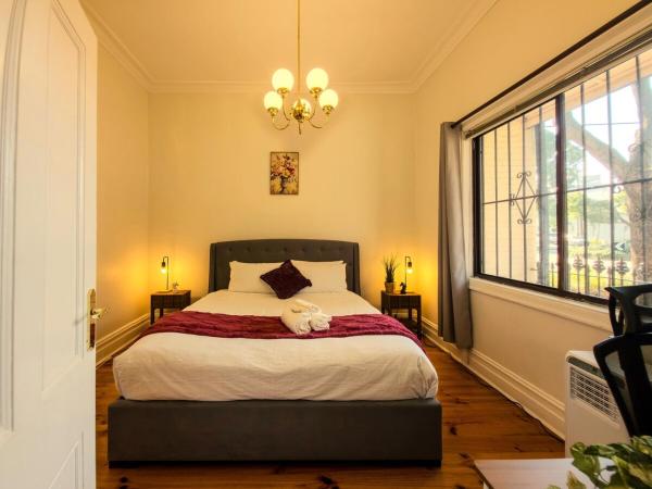 Elegant Vintage 3br Retreat Near Parks, Beach And Free Parking - Kensington