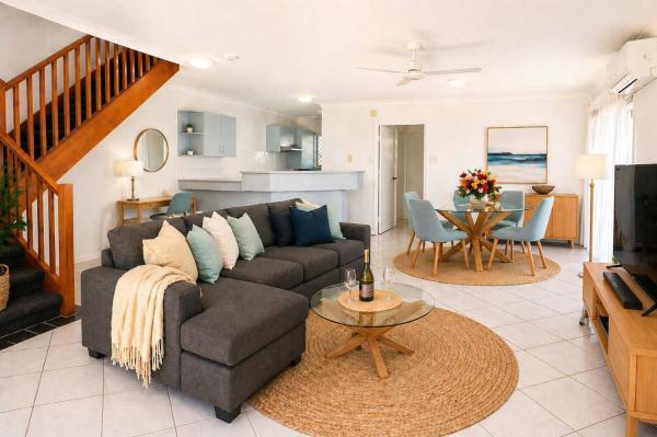 Beachside 2br Apartment Townsville 1 Min Walk To The Strand W Parking - Magnetic Island