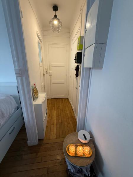 Cosy, Tour Eiffel & Métro à Pied - Eiffel Tower