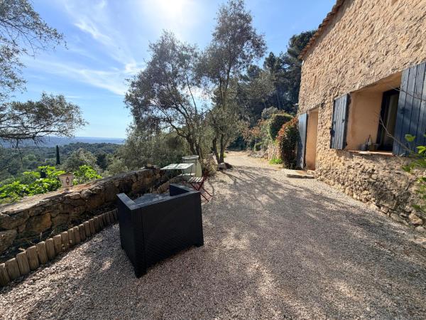 Aix-en-provence, Maison Provençale Plein Cœur De La Forêt Avec Vue Unique Et Clim - Le Tholonet