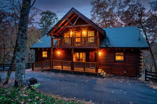 Privatespacioushottubfiretabletheater - Sevierville, TN