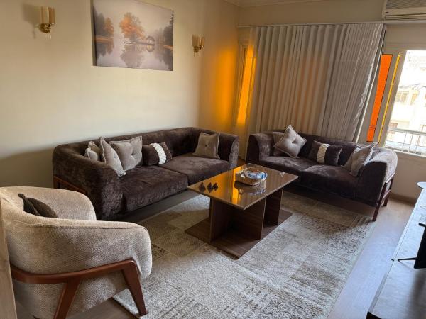 Luxurious Apartment In Zamalek With A Scenic View - Kairó