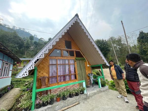 Golays Homestay - Lava