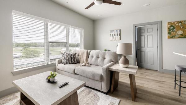 Landing Beautiful 2bd In Grand Prairie - Grand Prairie, TX