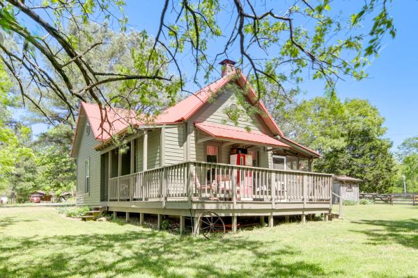 Vintage Charm And Outdoor Calm Rural Arkansas Cabin - Fayetteville, AR