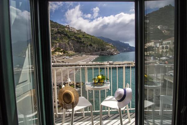 Seafront Escape Amalfi Coast 30 Sec To The Beach - Minori