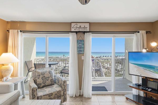 Beautiful Beachfront Condo With Million-dollar Views Shared Pool Beach Access - Okaloosa Island, FL