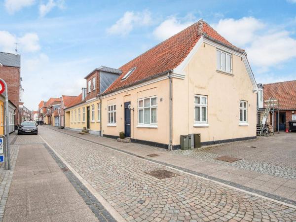2 Person Holiday Home In Ringkøbing - Ringkøbing