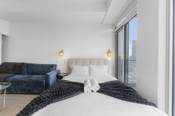 Metro Cozy Queen Studio Escape - Toronto