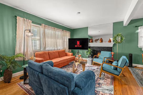 Spacious 5br Arlington Home With Parking & Yard - Woodrow - Washington, D.C.