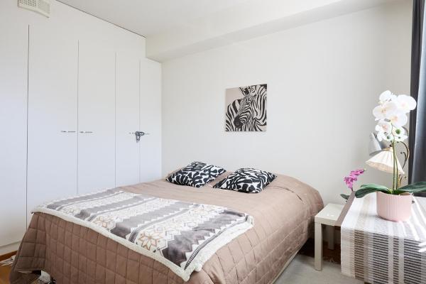 Bright 1br Apt In Central Raisio | Balcony & Sauna - Turku