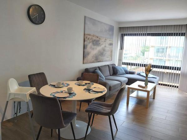 Amuzee Nieuwpoort - Centraal Gelegen Appartement Met 2 Slaapkamers, Met Ondergrondse Parkeerplaats - Middelkerke