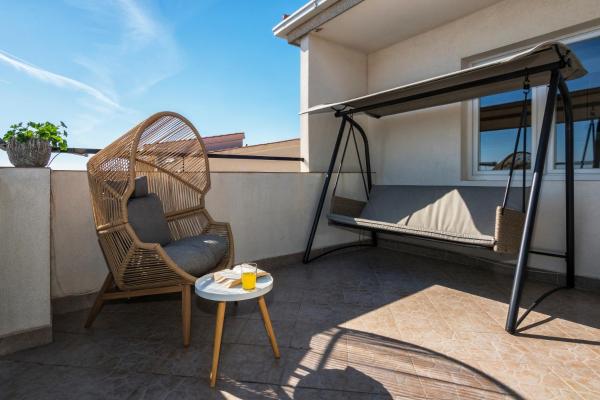 Apartment La Le With Big Terrace - Solin