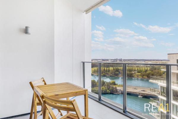 8 Min Walk Wolli Creek Station Pool Gym 1 Car - Strathfield