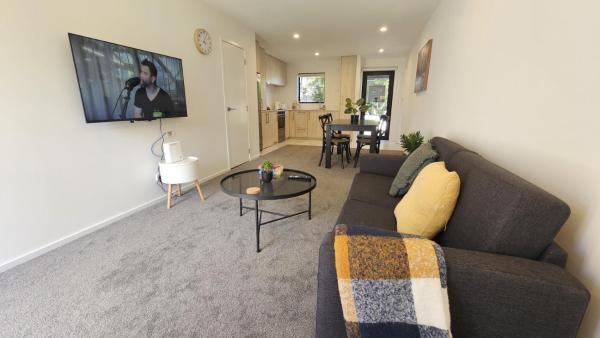 Family Friendly 2br Townhouse With Fenced Yard - Auckland