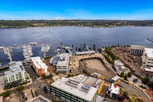 Brand New Downtown Condo Next To Bremerton Ferry - Port Orchard, WA