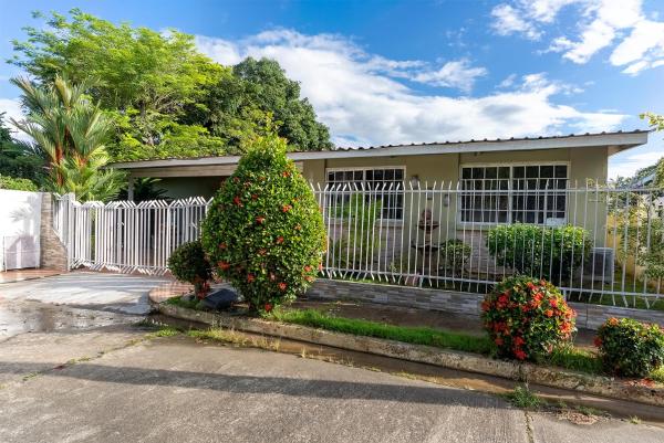 Casa Linbergh - Entire Private House - 9 Guests - Panama