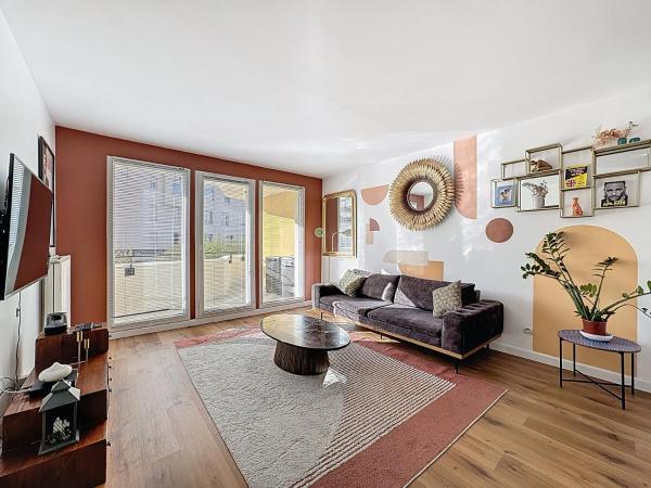 Appartement Cosy Avec Balcon Et Parking - Houilles