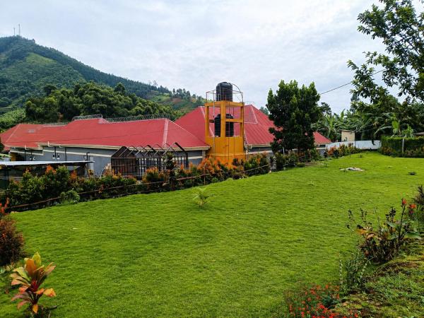 Nshevi Safari Hotel - Uganda