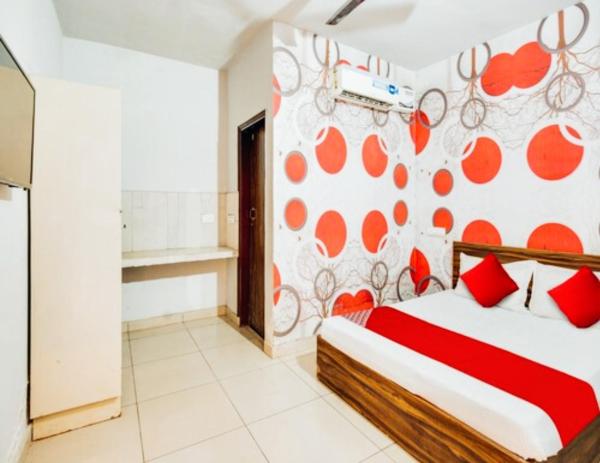 Hotel Corner House - Your Budget Stay - Ludhiana