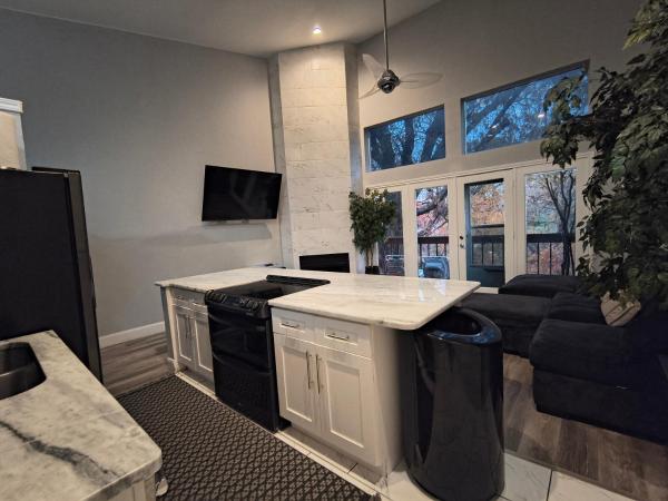 The Duke's Castle With Garage & Fast Internet - Richardson, TX
