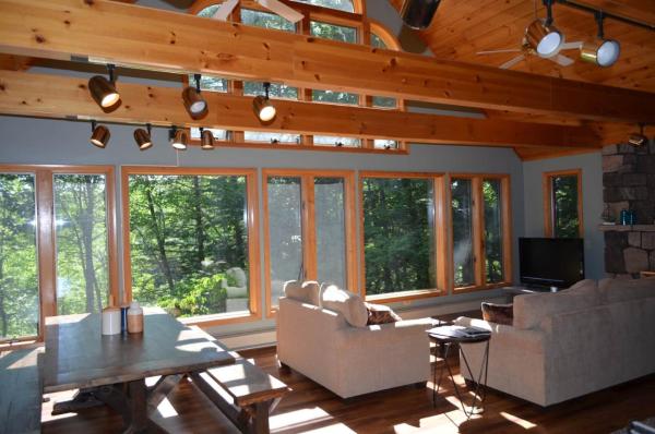 Shimmering Cove Retreat - Bridgton, ME