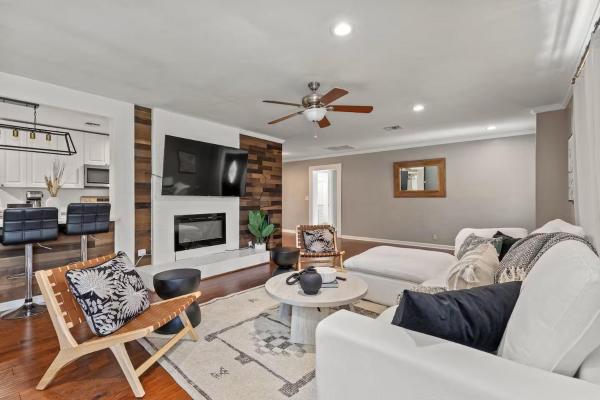 Island Escape By Fvc - Bradenton, FL