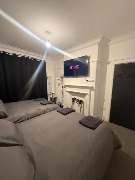 Spacious Quadruple Near City Centre Train Station & Hospital - Derbyshire