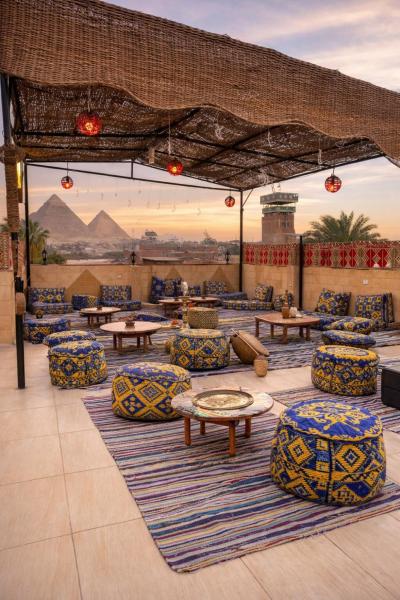 Hour Palace Pyramids View - Giza