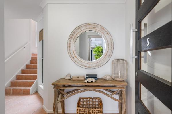 Riverside Retreat - Noosa River - Noosa