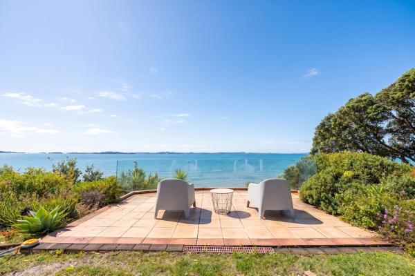 Seaview 3-bedroom Home In Bucklands Beach - Auckland