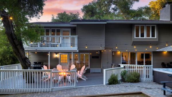 Hidden Oaks Farmhouse By Avantstay - Atascadero, CA