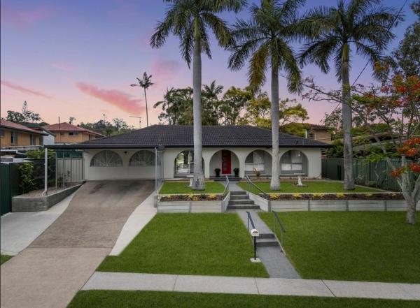 Entire 4 Bedroom House Easy To Bne & Gold Coast - Logan City