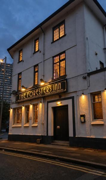 City Centre Ideal For Contractors Above The Foresters Inn - Opposite Victoria Centre Shopping Centre With Full Kitchen - Huntingdon Street - The Bar Is Not Open - Parking For Cars And High Top Vans At Five Pounds A Day - Nottingham