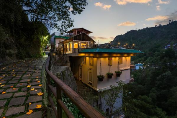 Tripli Hotels Royal Spring - Mussoorie