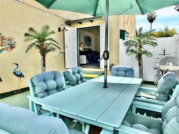 Walk To Beach Tropical Patio Sleeps 5 - Long Beach, CA