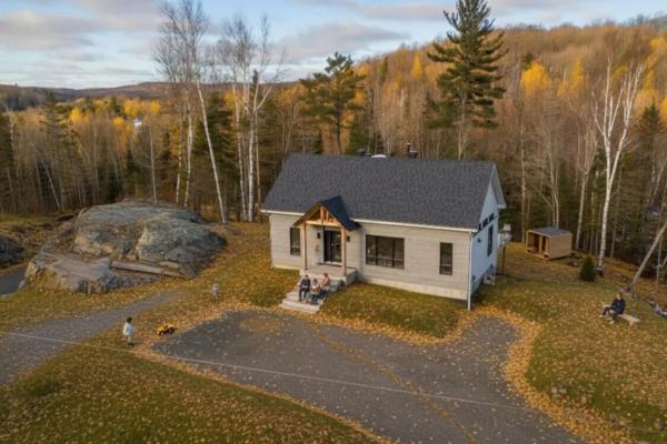 Spa & Sauna Pool Table & Game Room - Le Perche - Laurentides
