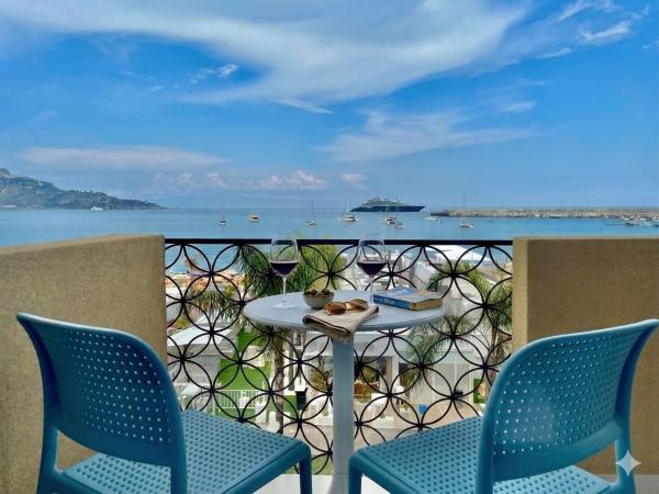 La Finestra Sul Mare Modern Apartment - Naxos