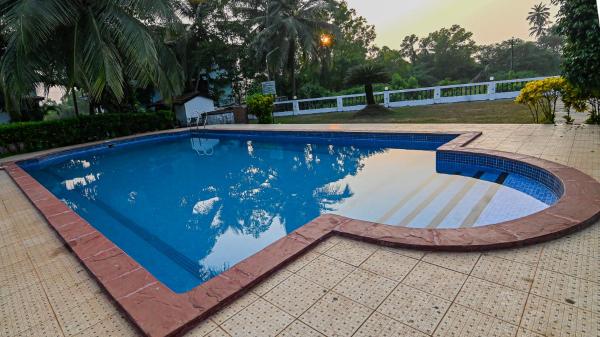 Emerald Estate - Triple Villa Retreat L 9 Bhk - Goa