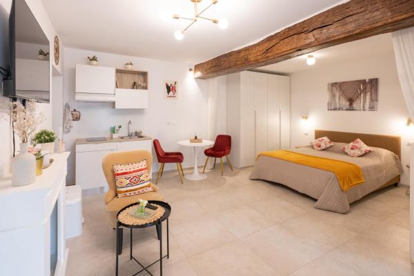 Piave Suite | Modern Studio Con Balcone In Corte Storica - Turim