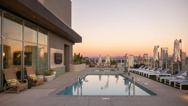 Ancora By Avantstay Sleeps 64 Rooftop Pool Spa Sky Lounge And Bay Views - Old Town - San Diego