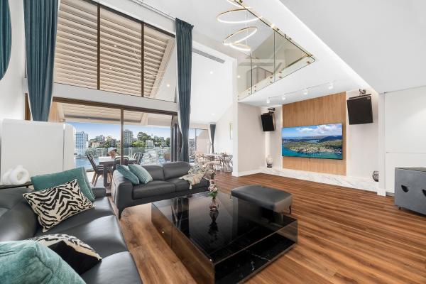 Luxury 3-bed Apartment, Harbour And Luna Park Views - North Sydney