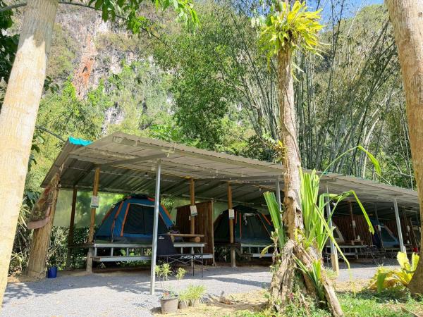 Khaosok Mysterious Restaurant And Camp ร้านลึกลับริมคลอง - Khura Buri District