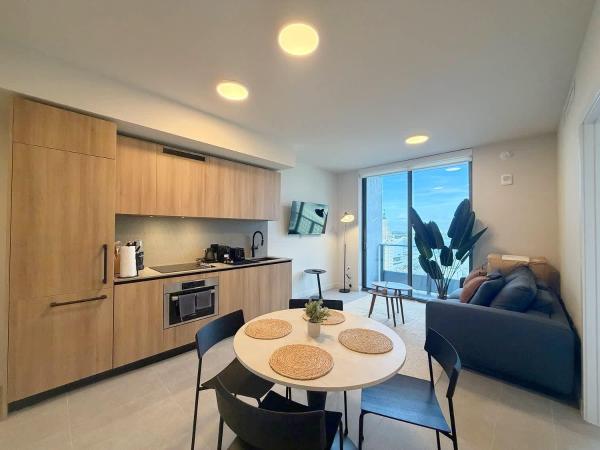 Downtown Condo - City Views In Prime Location - Coral Gables, FL