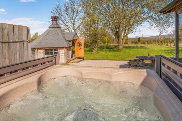 6 Bed In Blackburn Oc-c38221 - Clitheroe